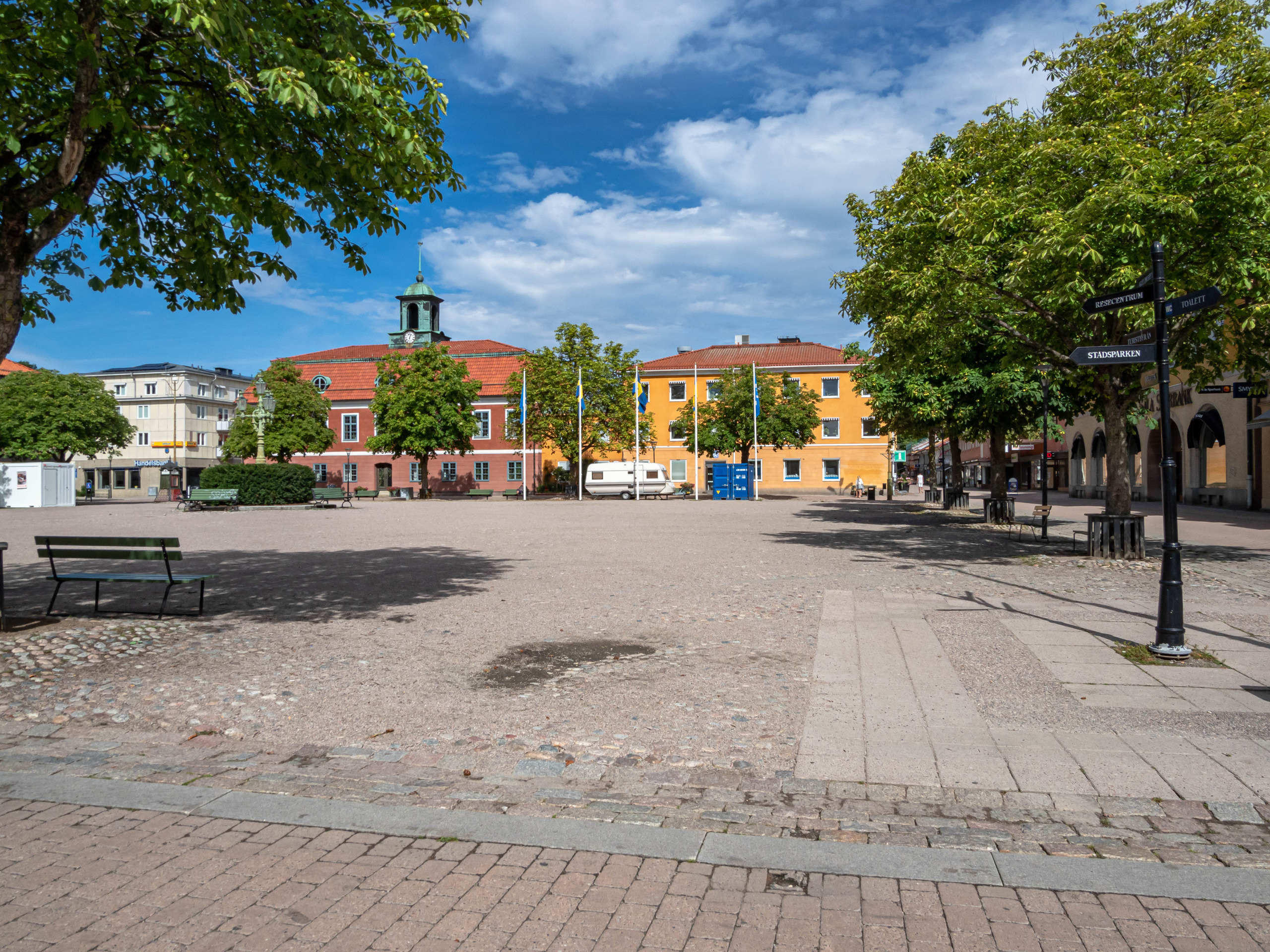 Stora torget i Sala en söndagseftermiddag i augusti. - Fotosidan