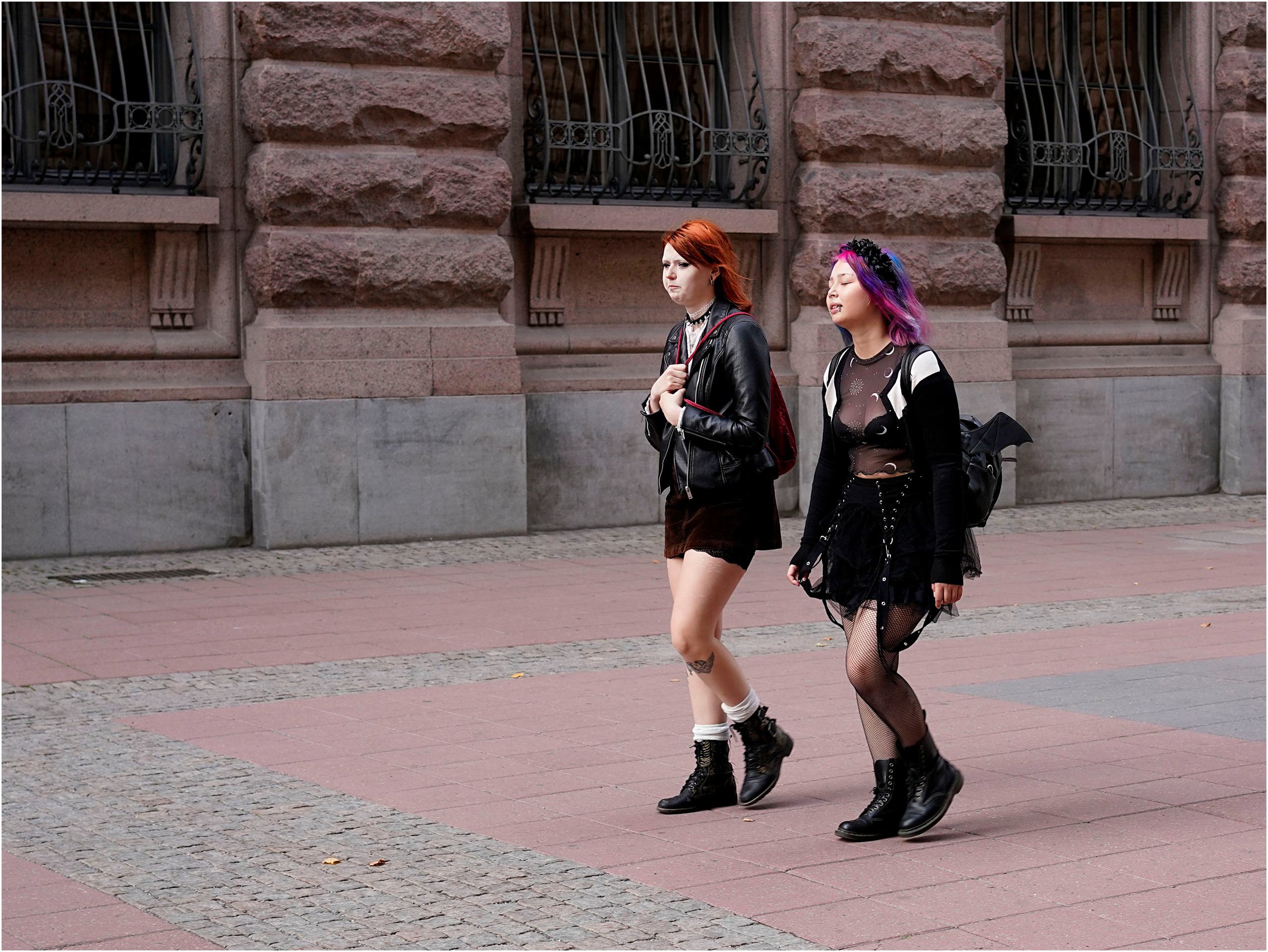 Intryck avtryck från gator och torg. Lite tankar om färg eller ...