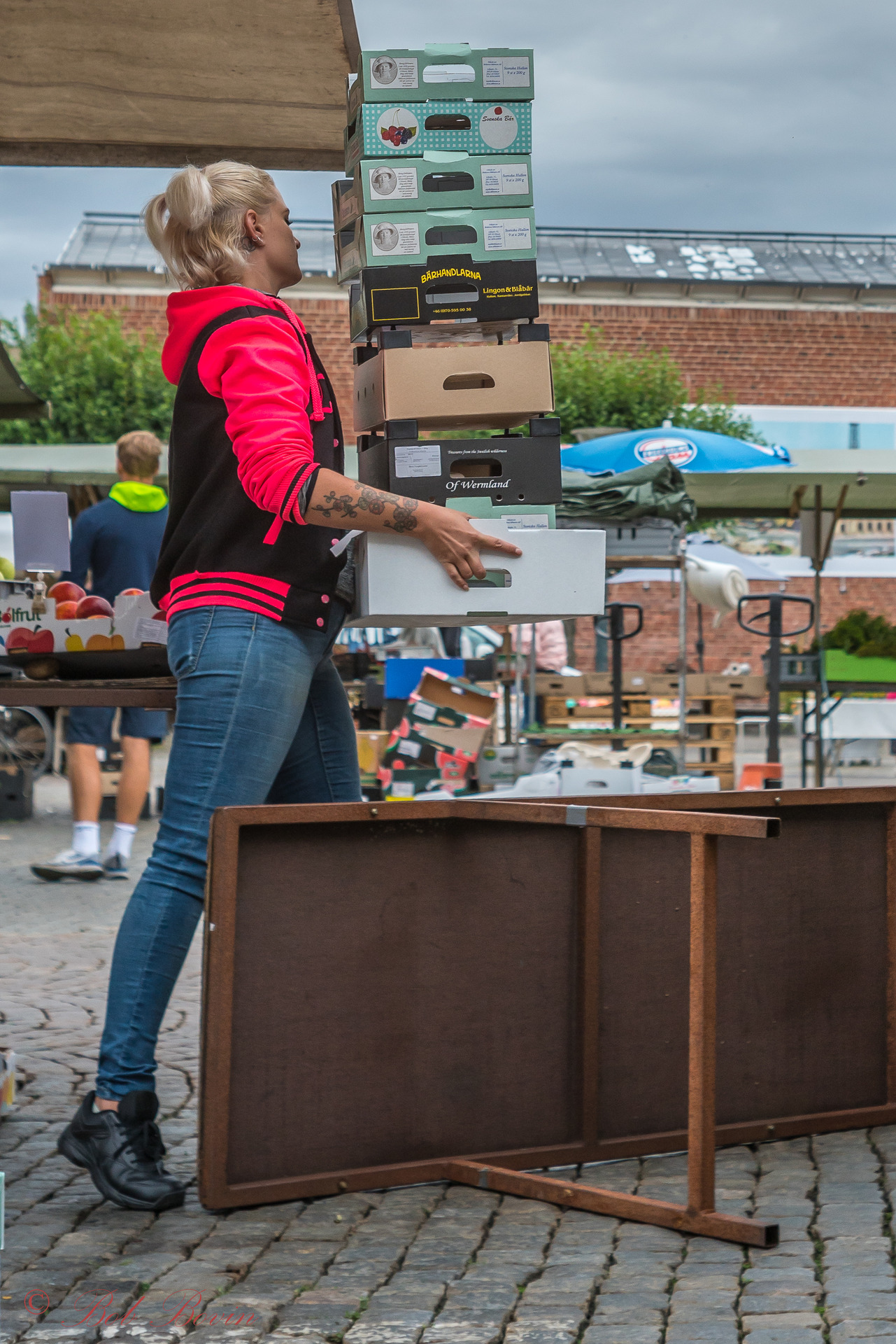 #3689. Nä stapla lådor är inte politik?? - Fotosidan