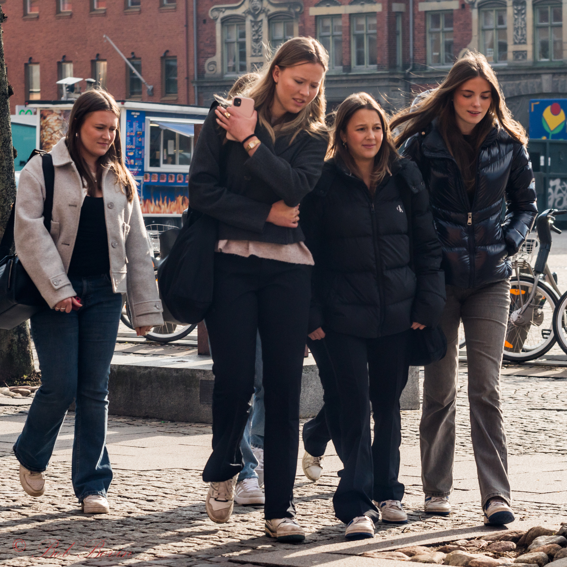 #4626. Flickor, flickor å så gubbar - Fotosidan